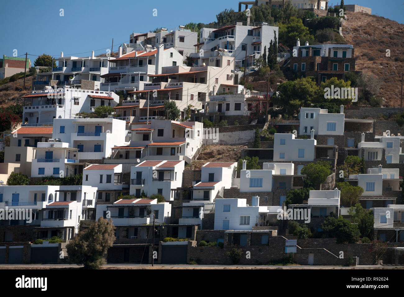 hillside housing kea cyclades greece Stock Photo - Alamy