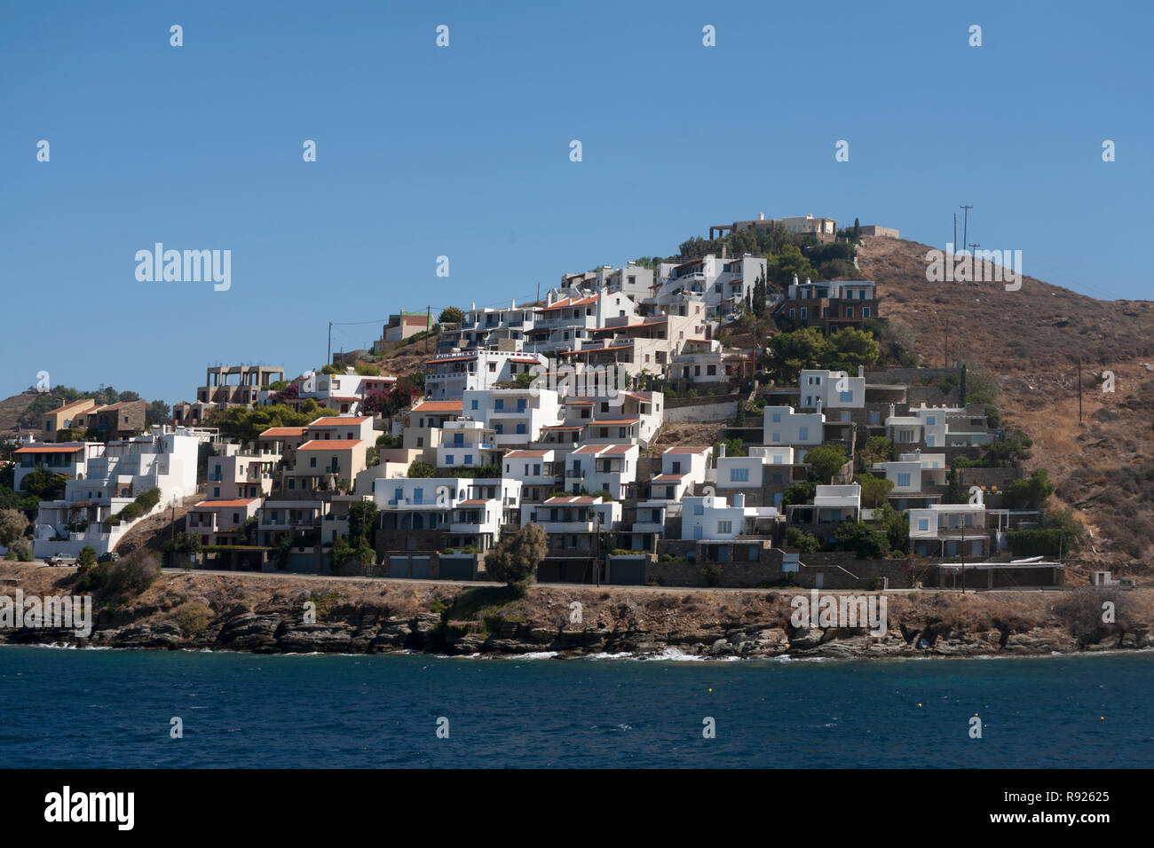 hillside housing kea cyclades greece Stock Photo - Alamy