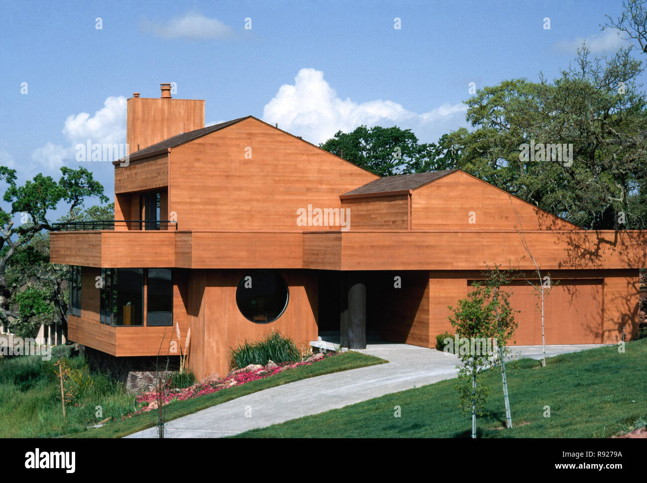 Modern redwood house in Santa Rosa, California, USA Stock Photo - Alamy