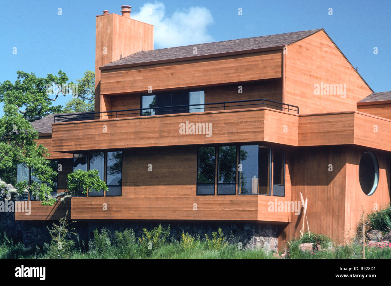 Modern redwood house in Santa Rosa, California, USA Stock Photo - Alamy