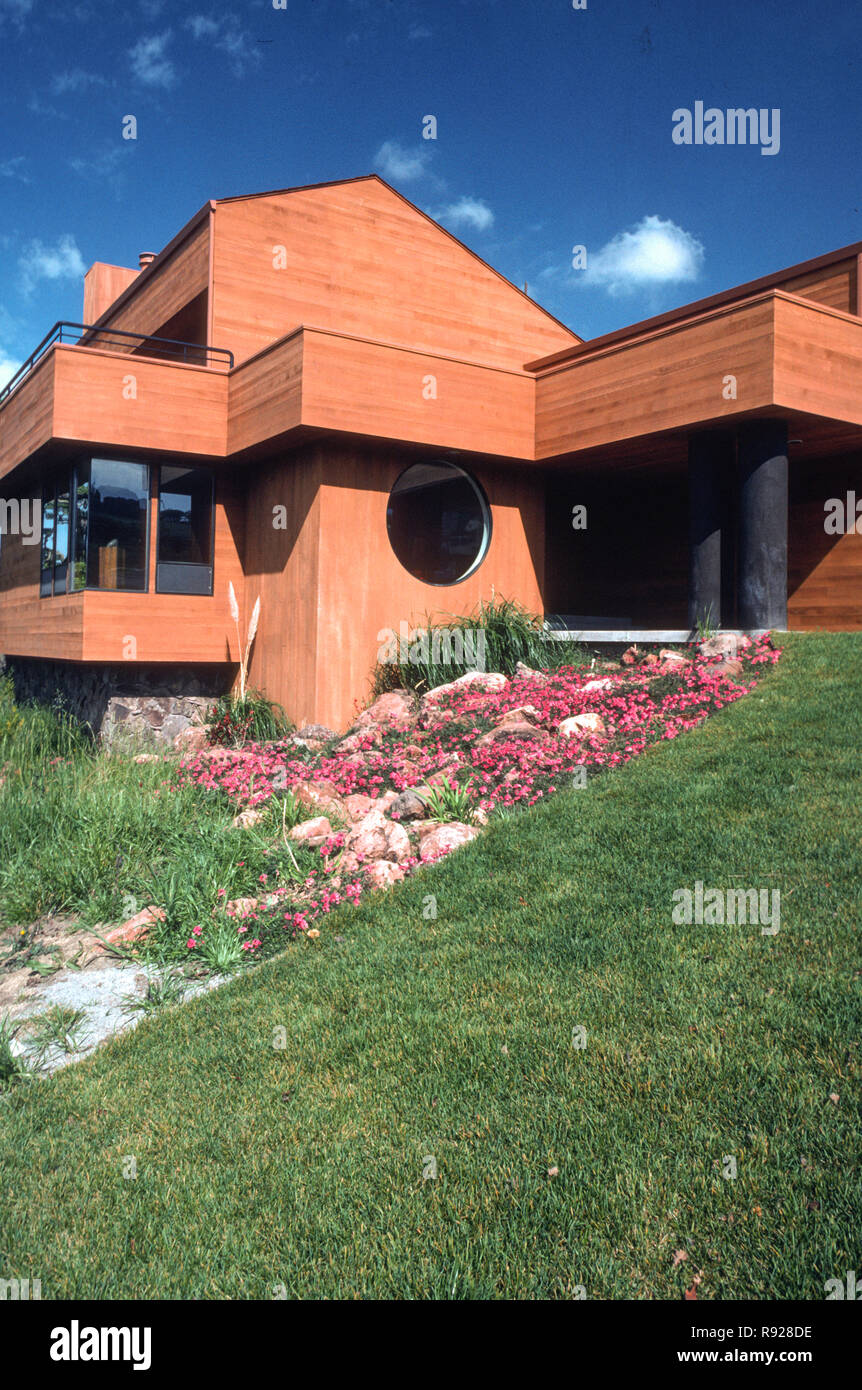 Modern redwood house in Santa Rosa, California, USA Stock Photo - Alamy