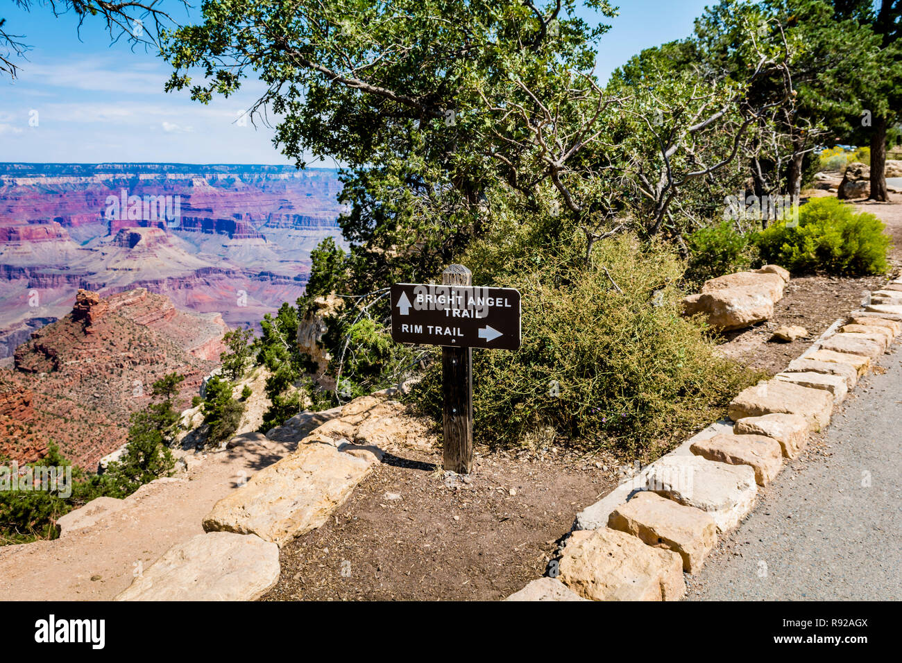 Bright Angel Trail and Rim Trail sign, Grand Canyon National Park South ...