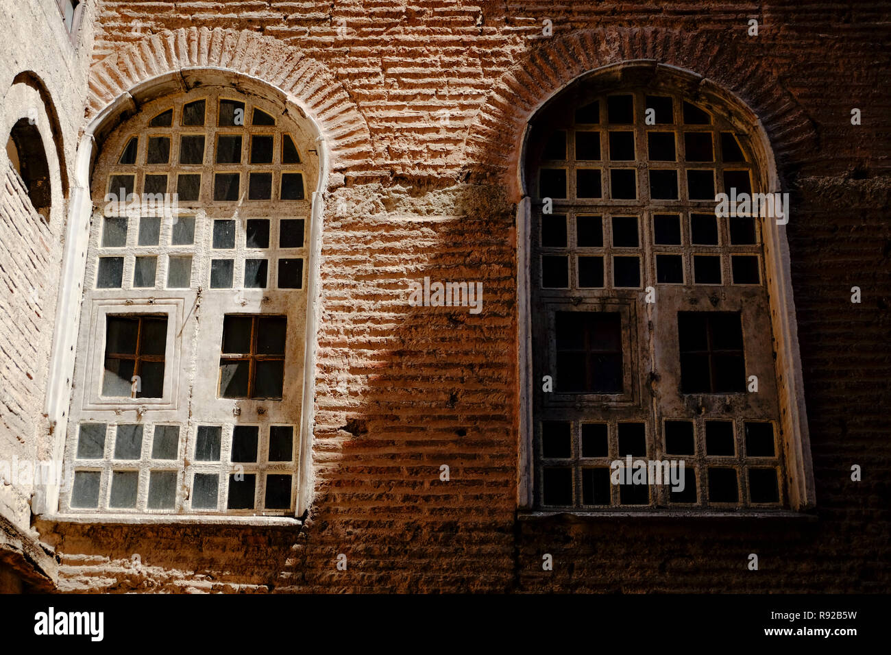 Arch Window Frame With Brick Stock Photos & Arch Window Frame With ...
