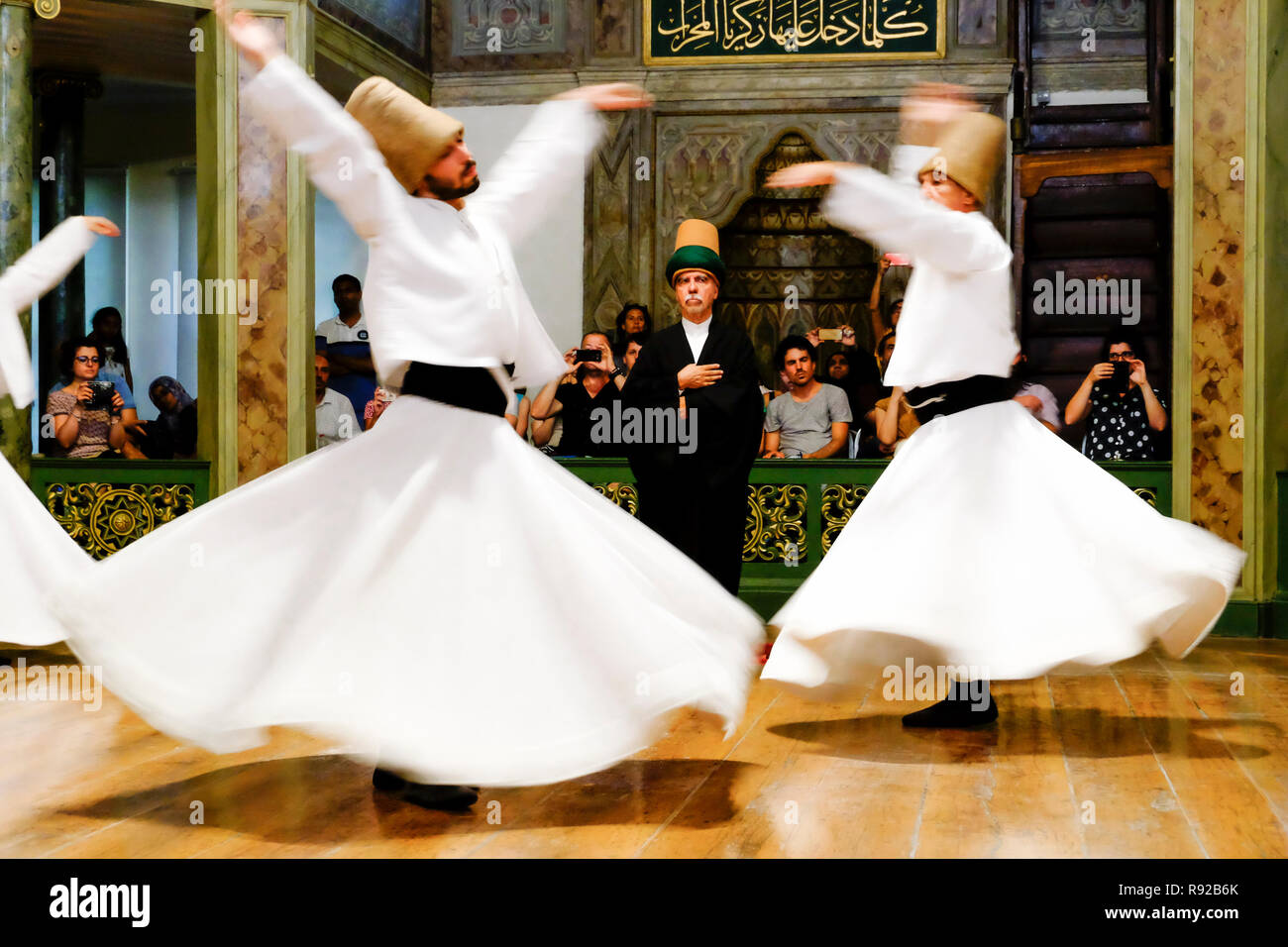 Turkey folk dancers hi-res stock photography and images - Alamy