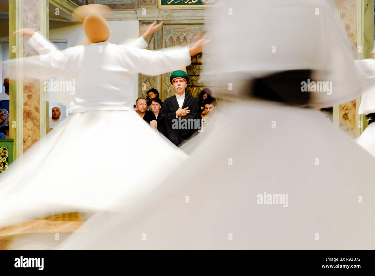 Turkish folk costume hi-res stock photography and images - Alamy