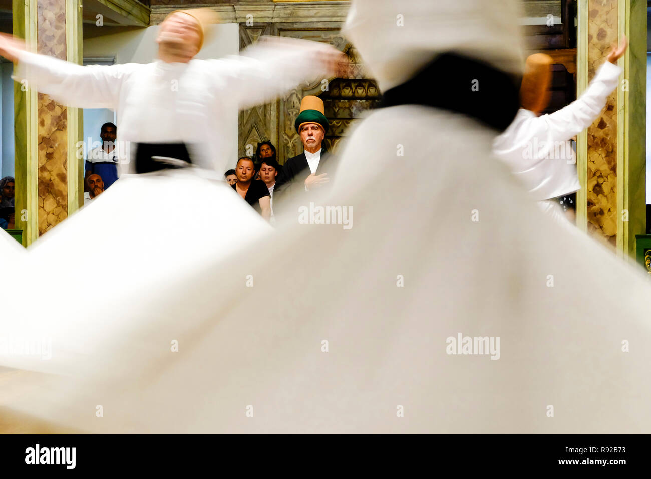 Turkish typical folk dancing Stock Photo - Alamy