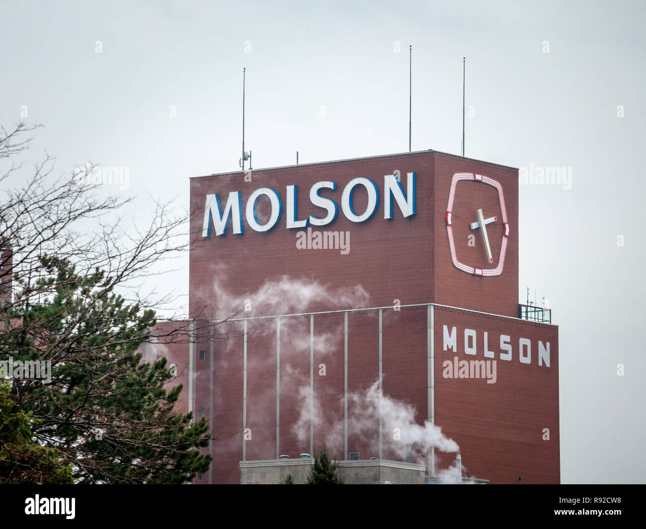 Molson canadian beer hi-res stock photography and images - Alamy