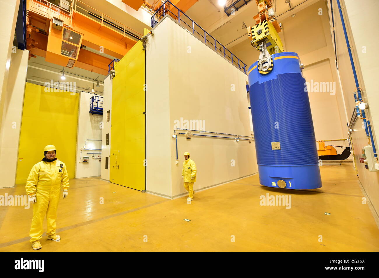 Temelin, Czech Republic. 18th Dec, 2018. The first container for spent ...