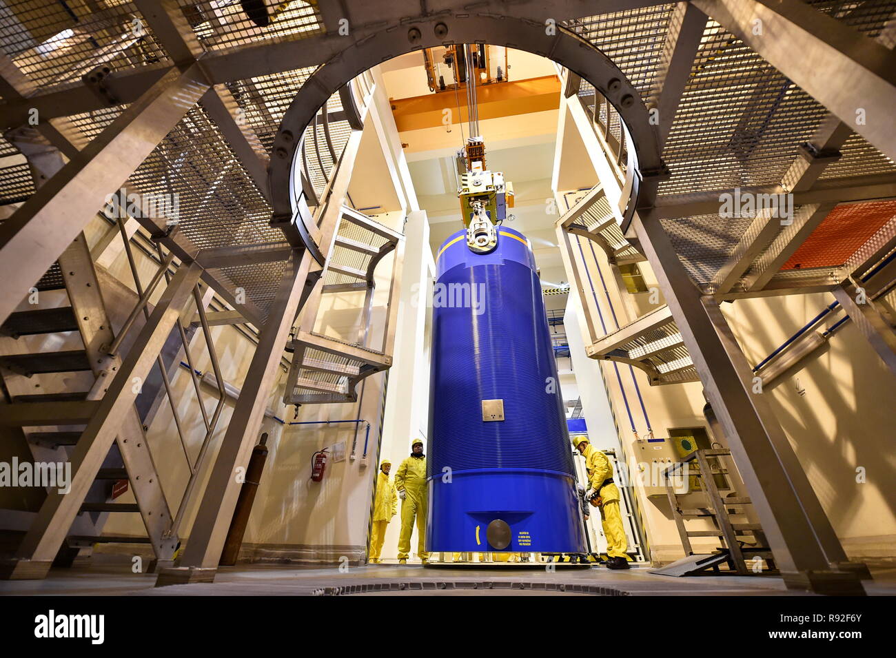 Temelin, Czech Republic. 18th Dec, 2018. The first container for spent ...
