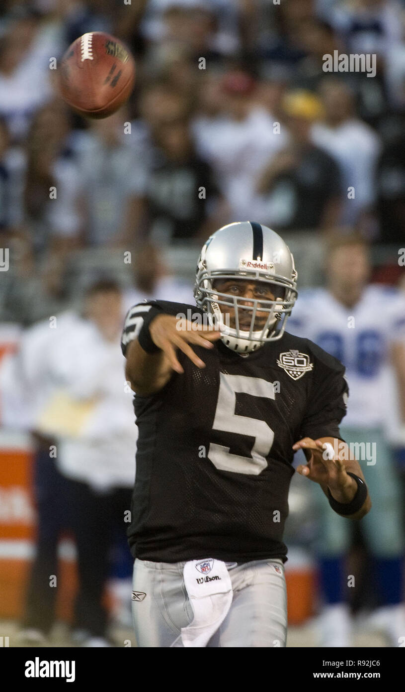 Oakland, California, USA. 13th Aug, 2009. Oakland Raiders quarterback ...