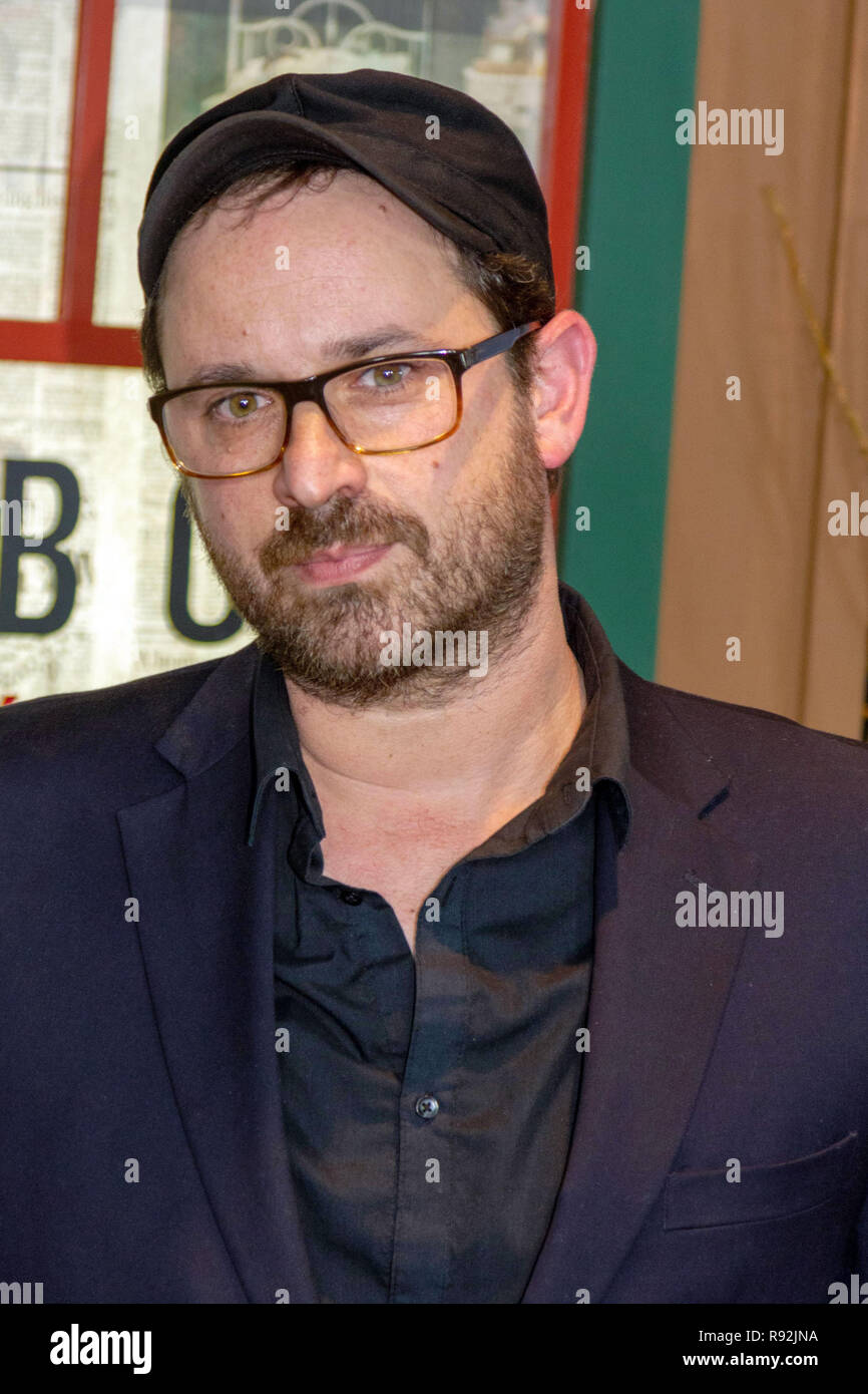 Bird box netflix hi-res stock photography and images - Alamy