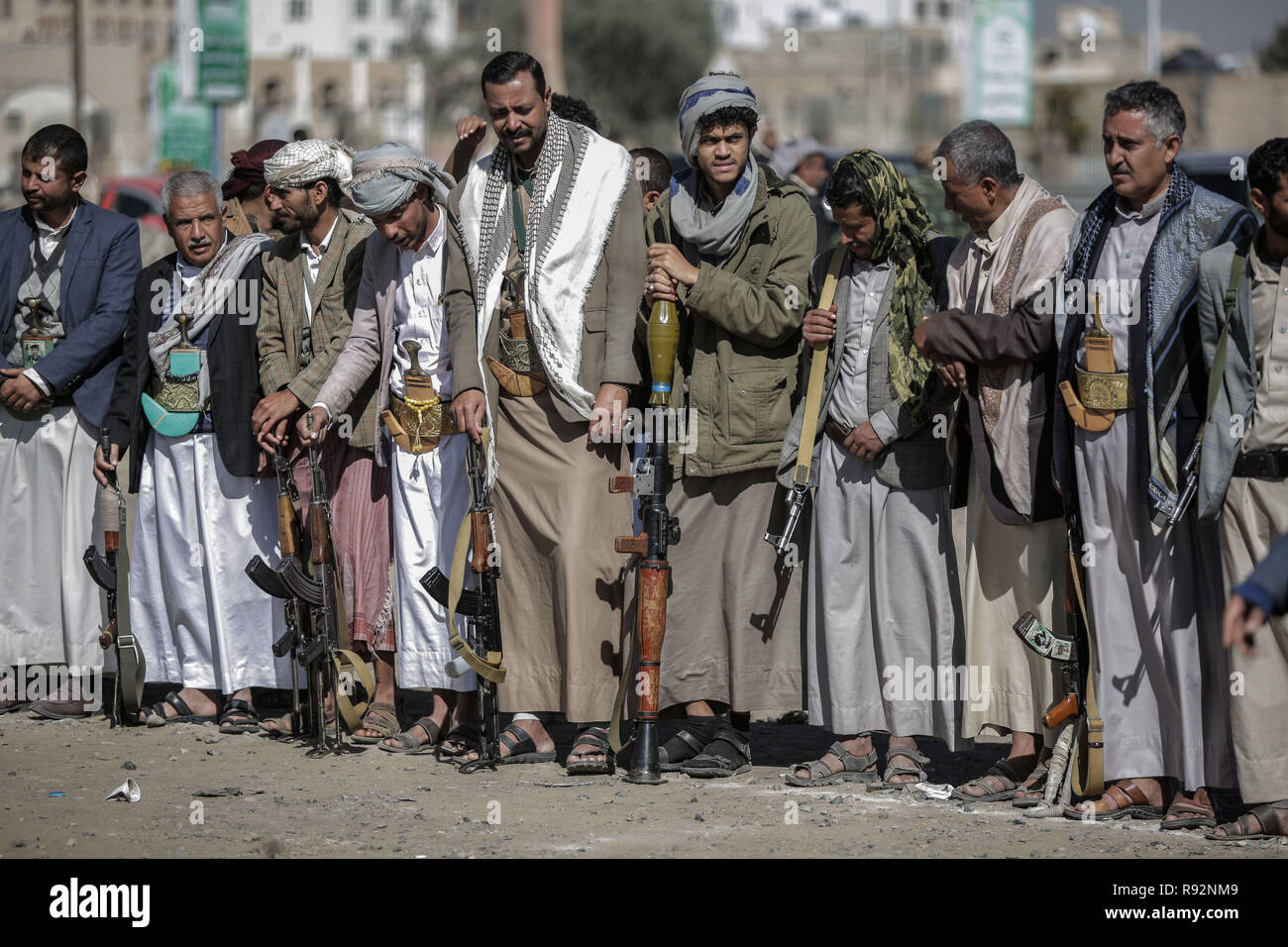 Houthi fighters and hi-res stock photography and images - Alamy