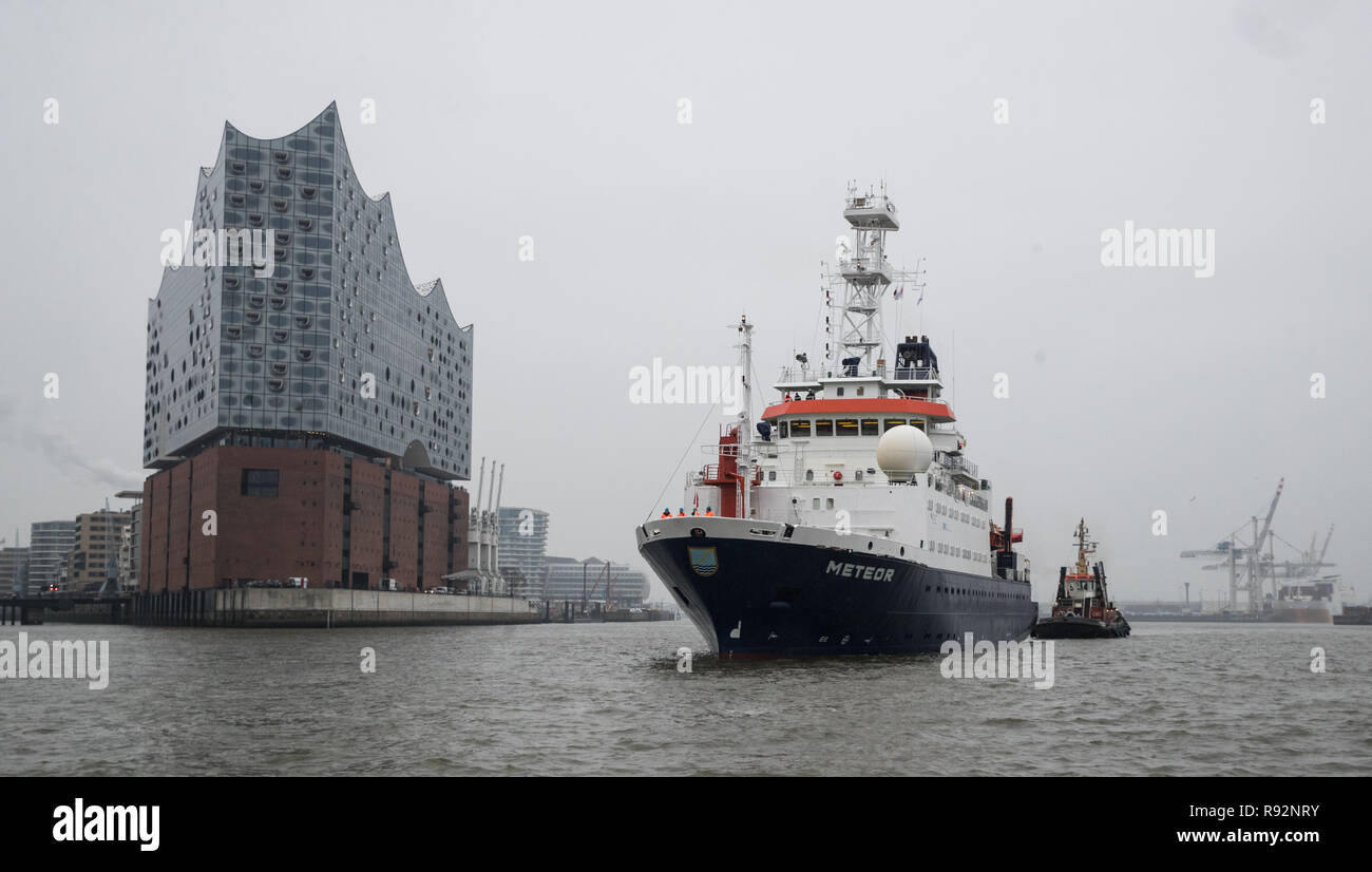 Hamburg, Germany. 19th Dec, 2018. The research vessel "Meteor" is on ...