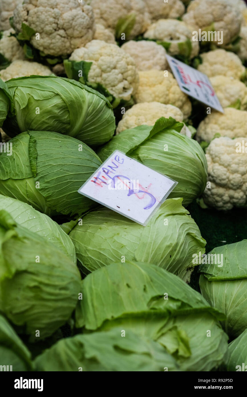 Tire, Turkey. 11th Dec, 2018. Cabbage is offered on the market by a ...