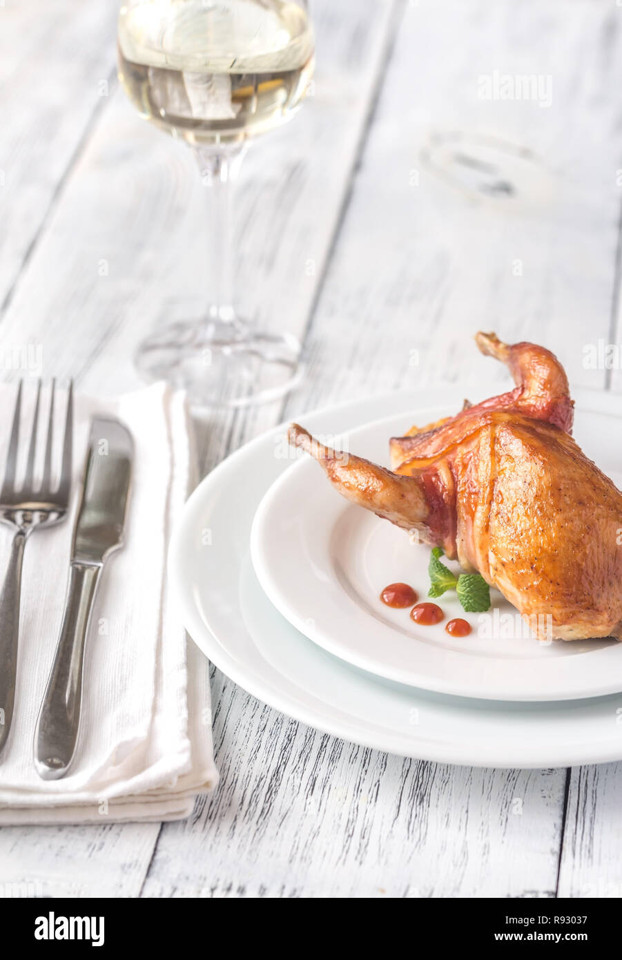 Whole quail wrapped in bacon hi-res stock photography and images - Alamy