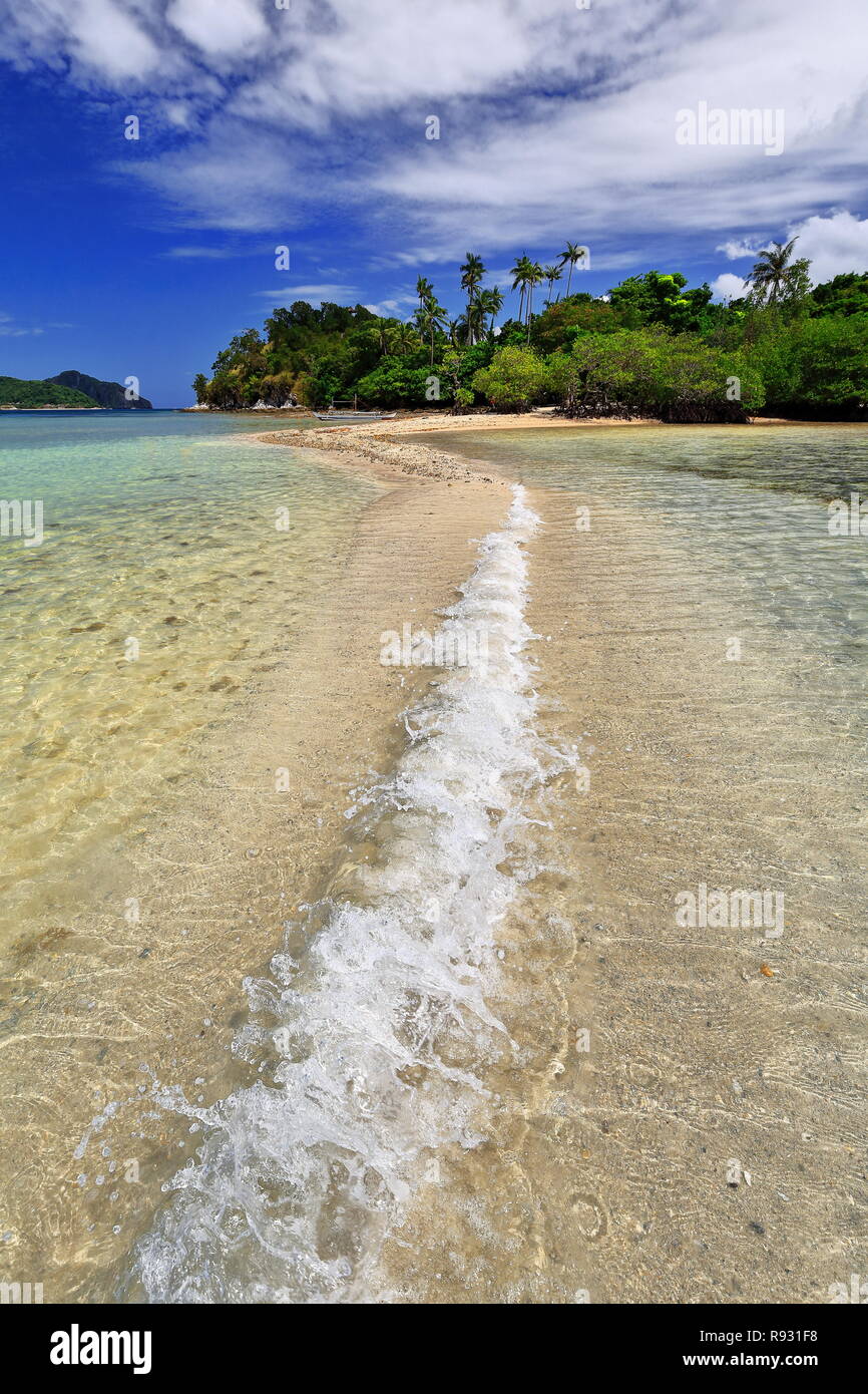 Sailing Bacuit bay from Corong Corong to Vigan island-Snake island ...