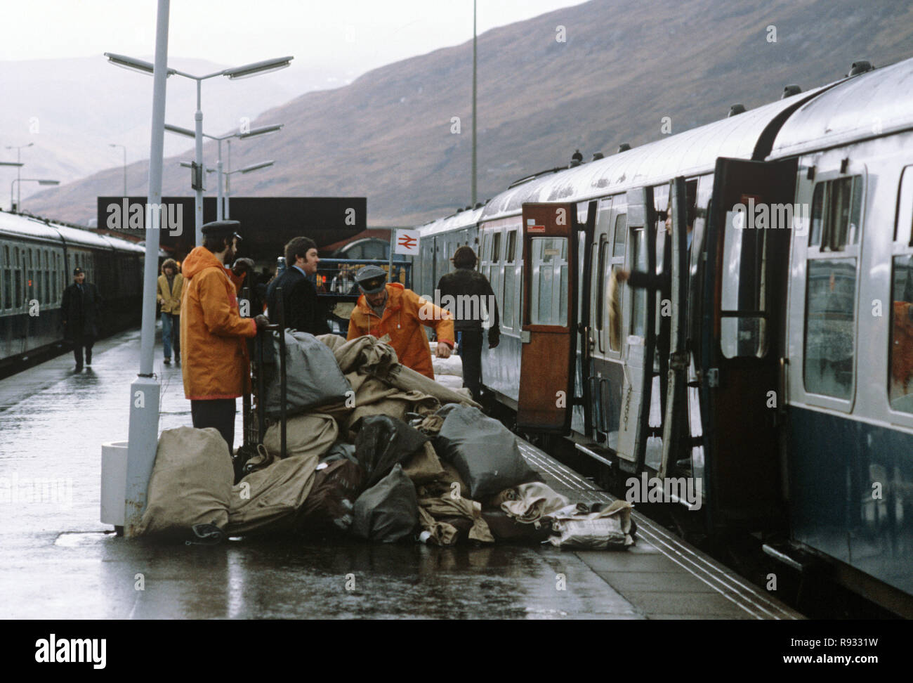 Loading Royal Mail at Fort William railway Station on The West Highland ...