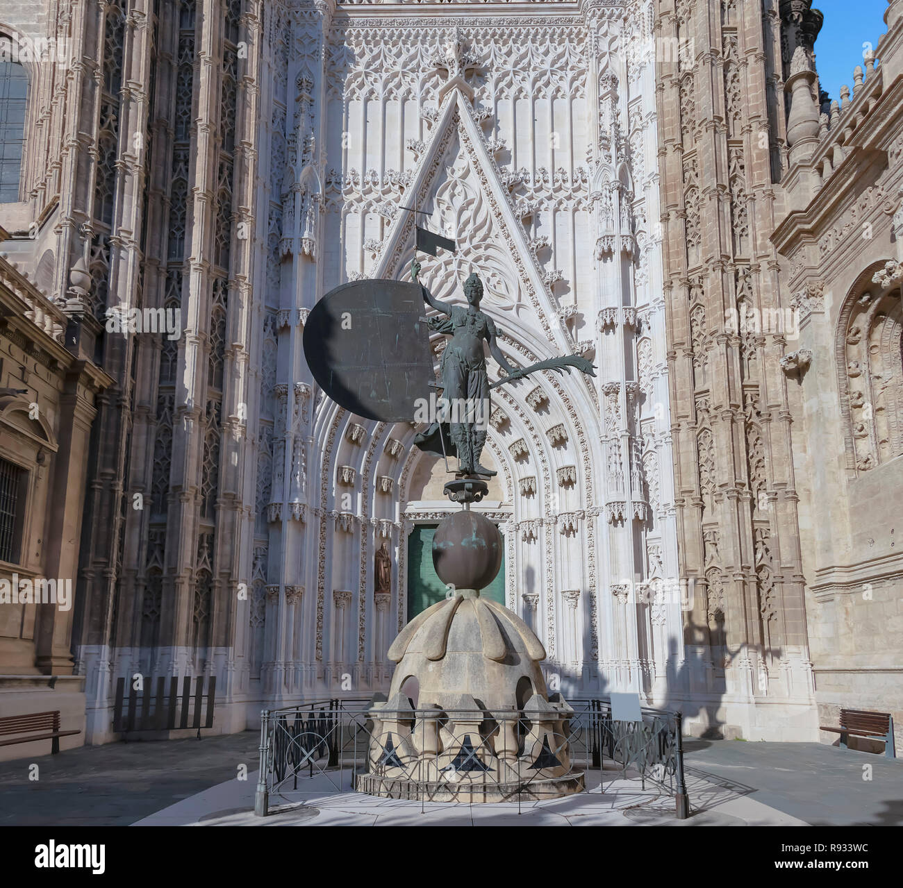 Puerta de la virgen maría hi-res stock photography and images - Alamy