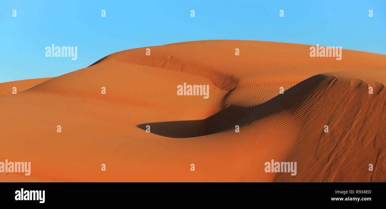 The Sharqiya sands ( Wahiba sands ) in Oman Stock Photo - Alamy