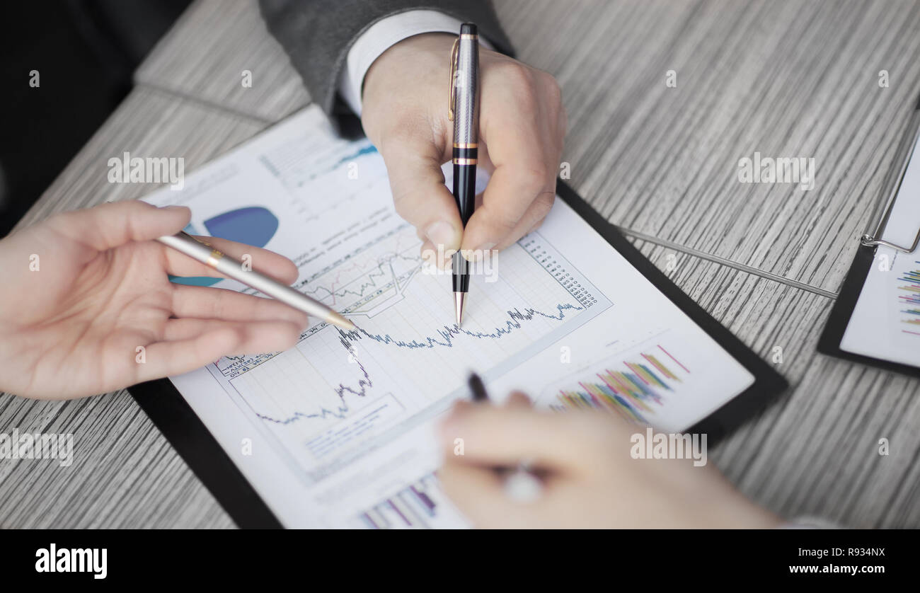 Graphical analysis hi-res stock photography and images - Alamy