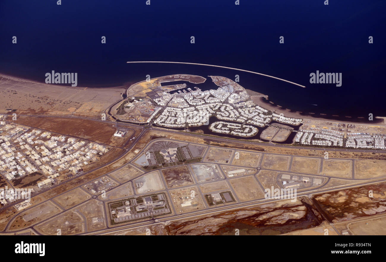 Wave architecture hi-res stock photography and images - Alamy