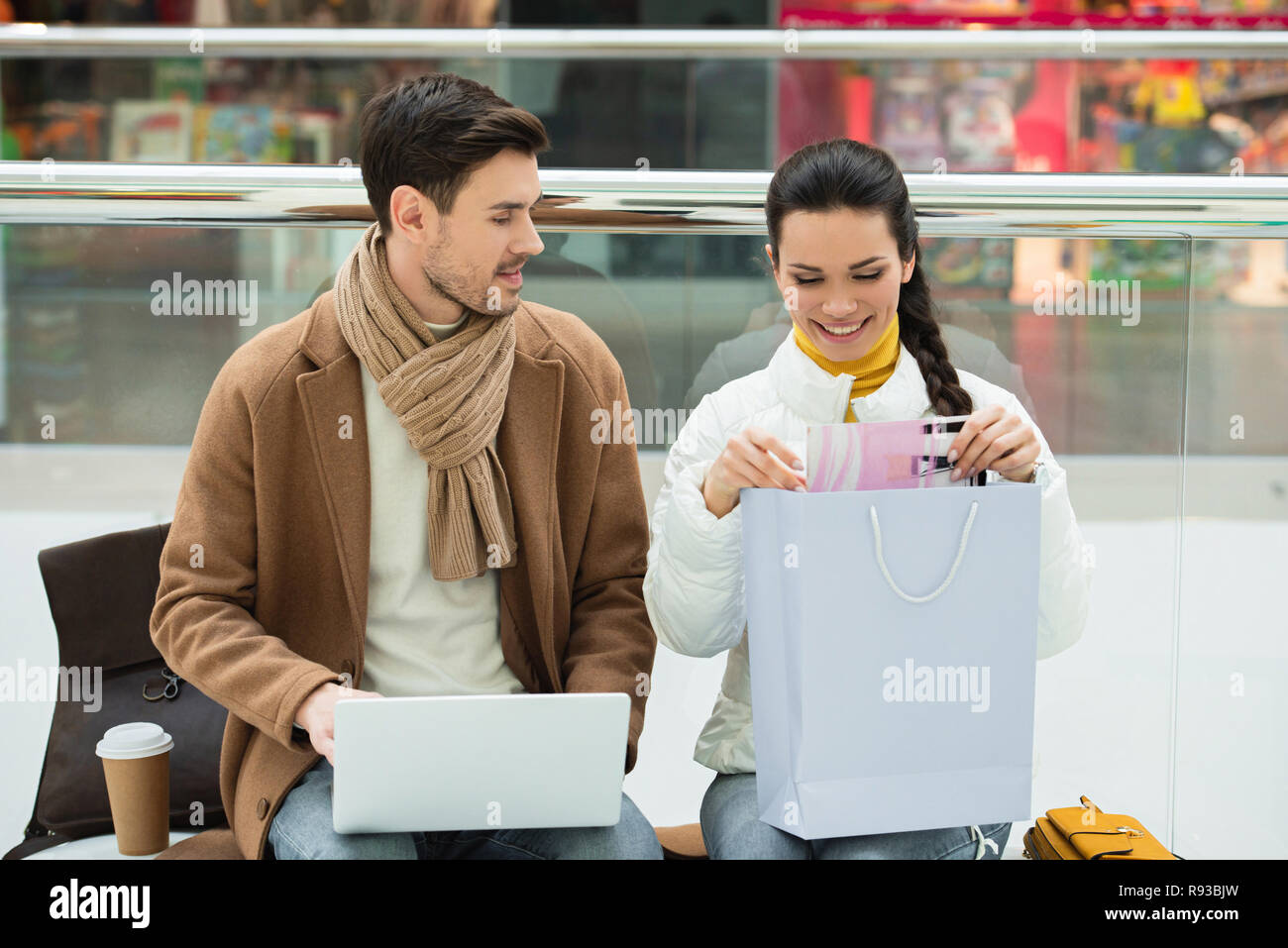Bench in mall hi-res stock photography and images - Alamy