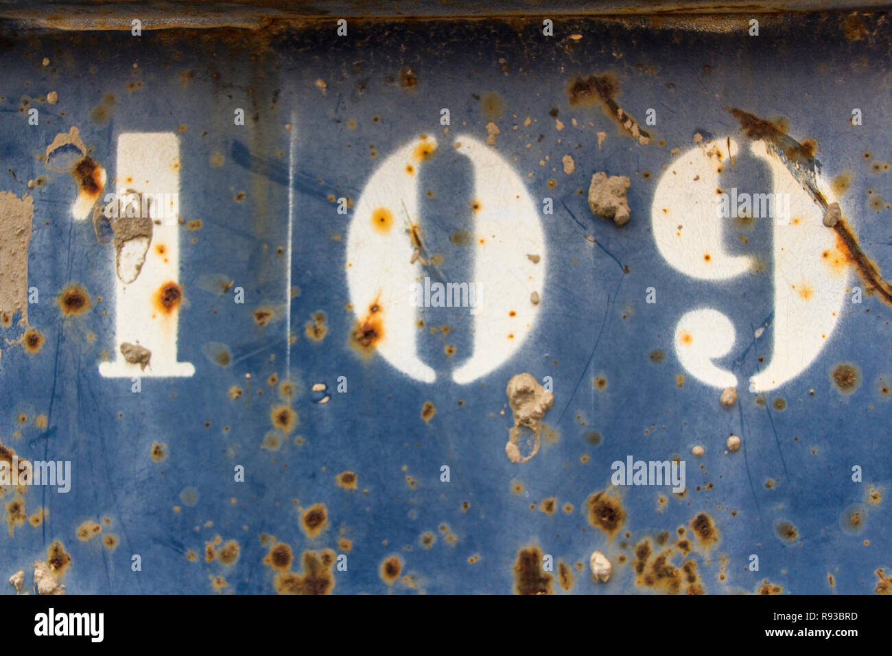 Number hundred hi-res stock photography and images - Alamy