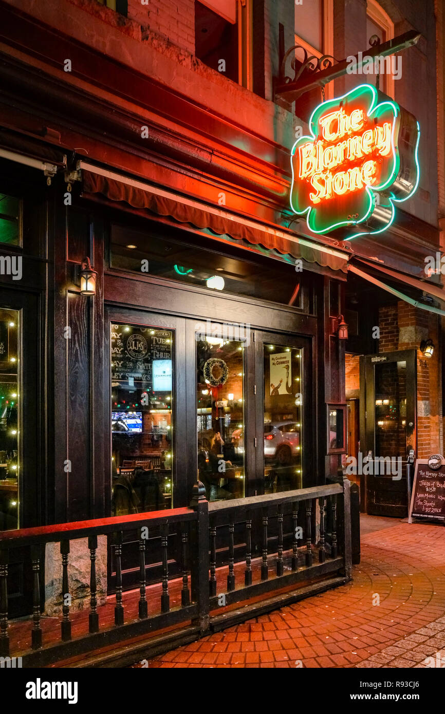 Stone pub hi-res stock photography and images - Alamy