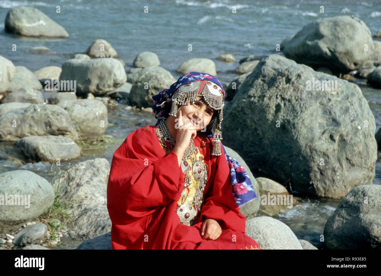 Kashmiri dress hi-res stock photography and images - Alamy