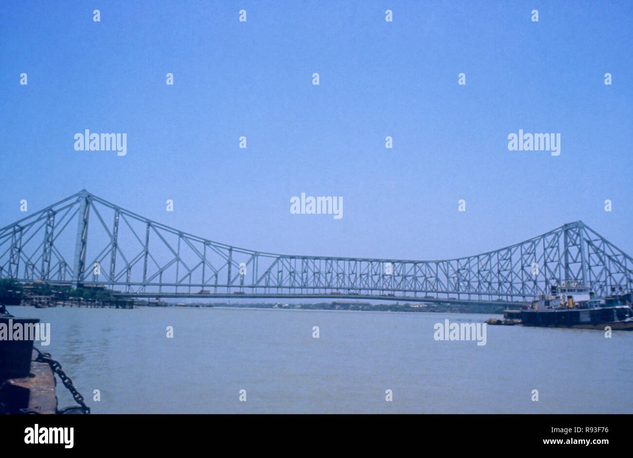 Howrah old bridge hi-res stock photography and images - Alamy