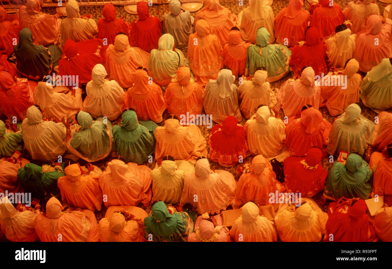 Indian gathering hi-res stock photography and images - Alamy