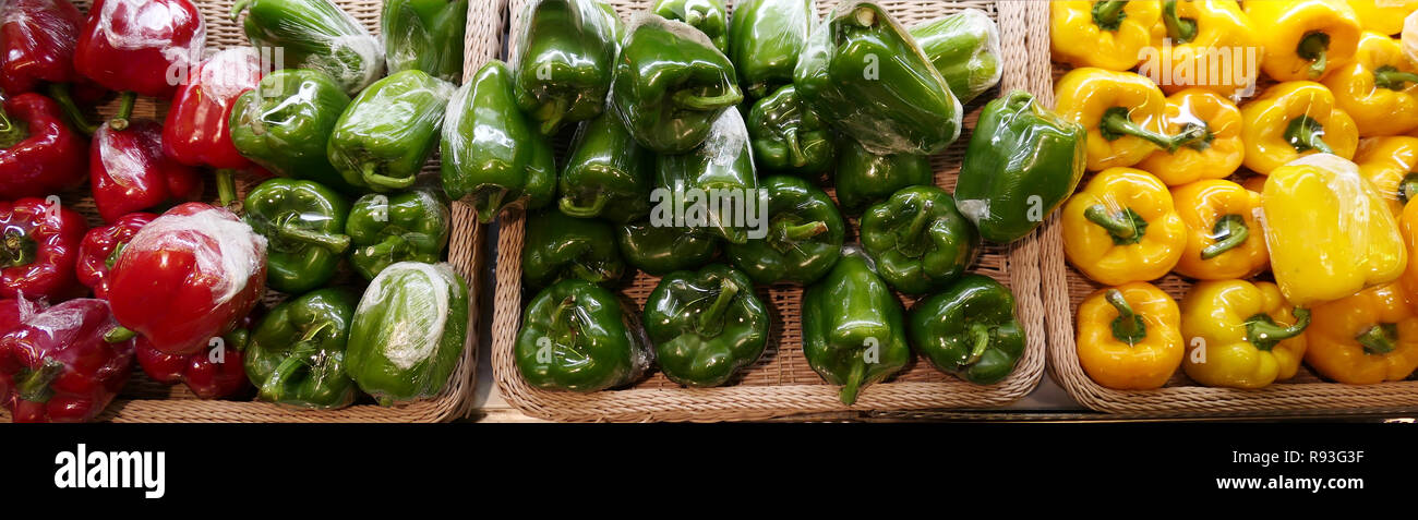 Peppers in a shop Stock Photo - Alamy