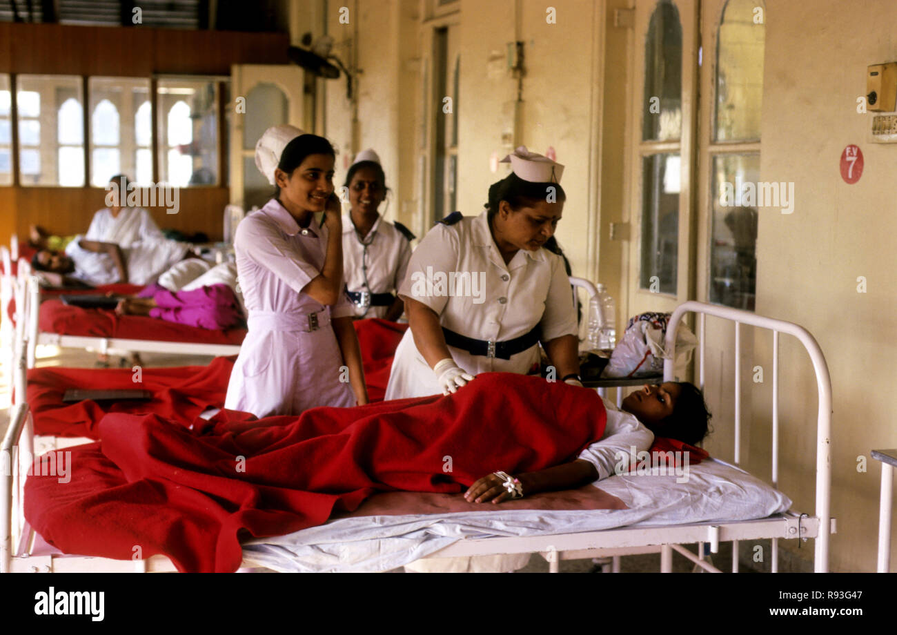 Patients in hospital ward hi-res stock photography and images - Alamy