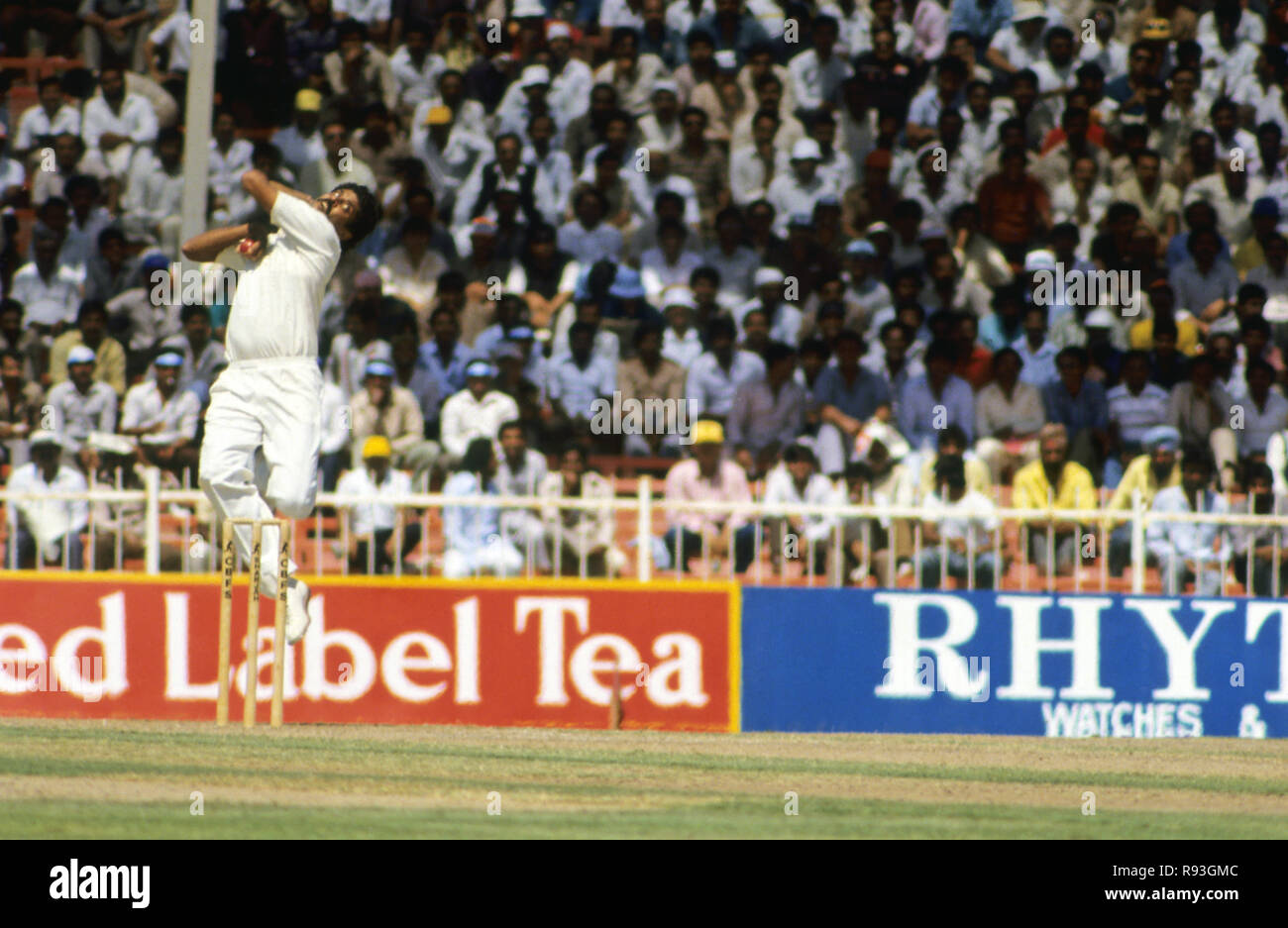 Kapil Dev bowling, Indian cricket captain, fast bowler, India, Asia ...