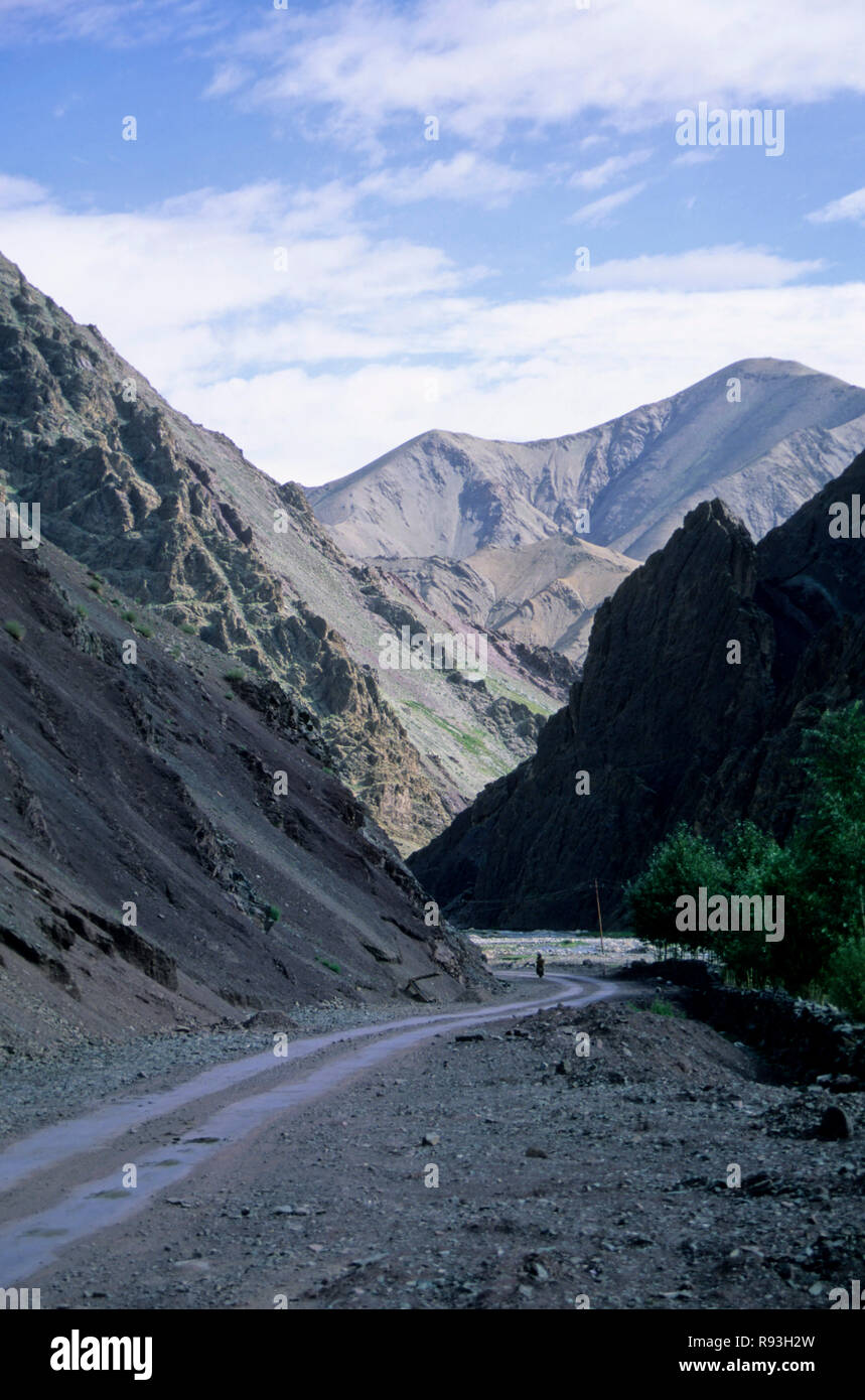 Upshi Valley, leh, ladakh, jammu and kashmir, india Stock Photo - Alamy