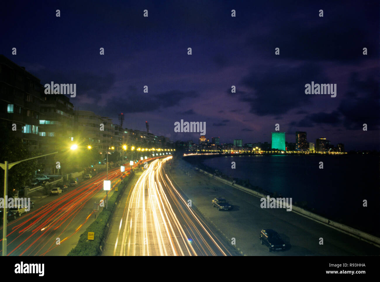 Marine Drive at Night, Mumbai, Maharashtra, India Stock Photo - Alamy