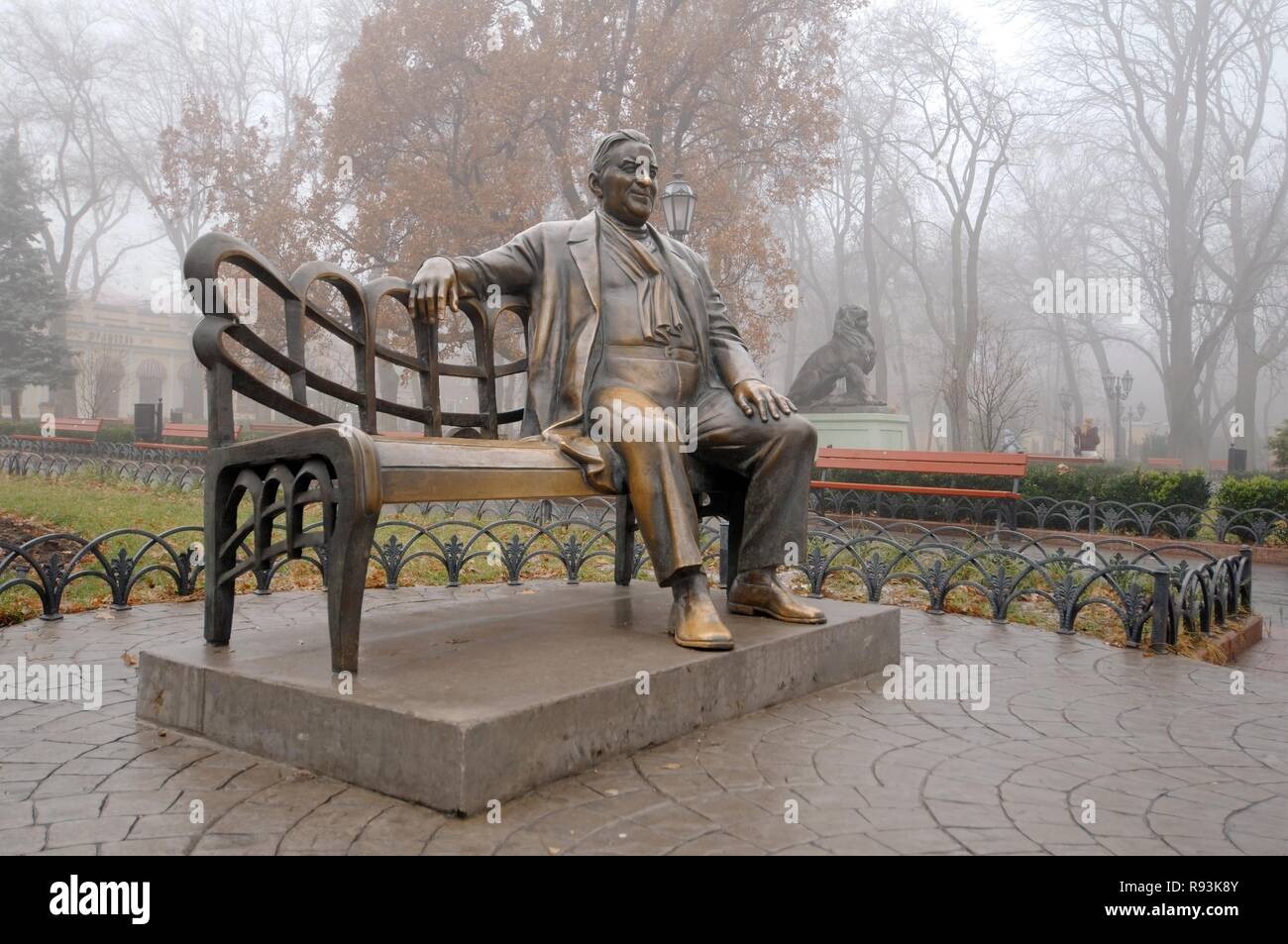 Bronze monument, Leonid Utyosov (Soviet jazz singer and comic actor ...