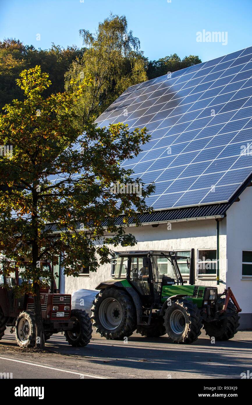 Barn with solar panels hi-res stock photography and images - Alamy