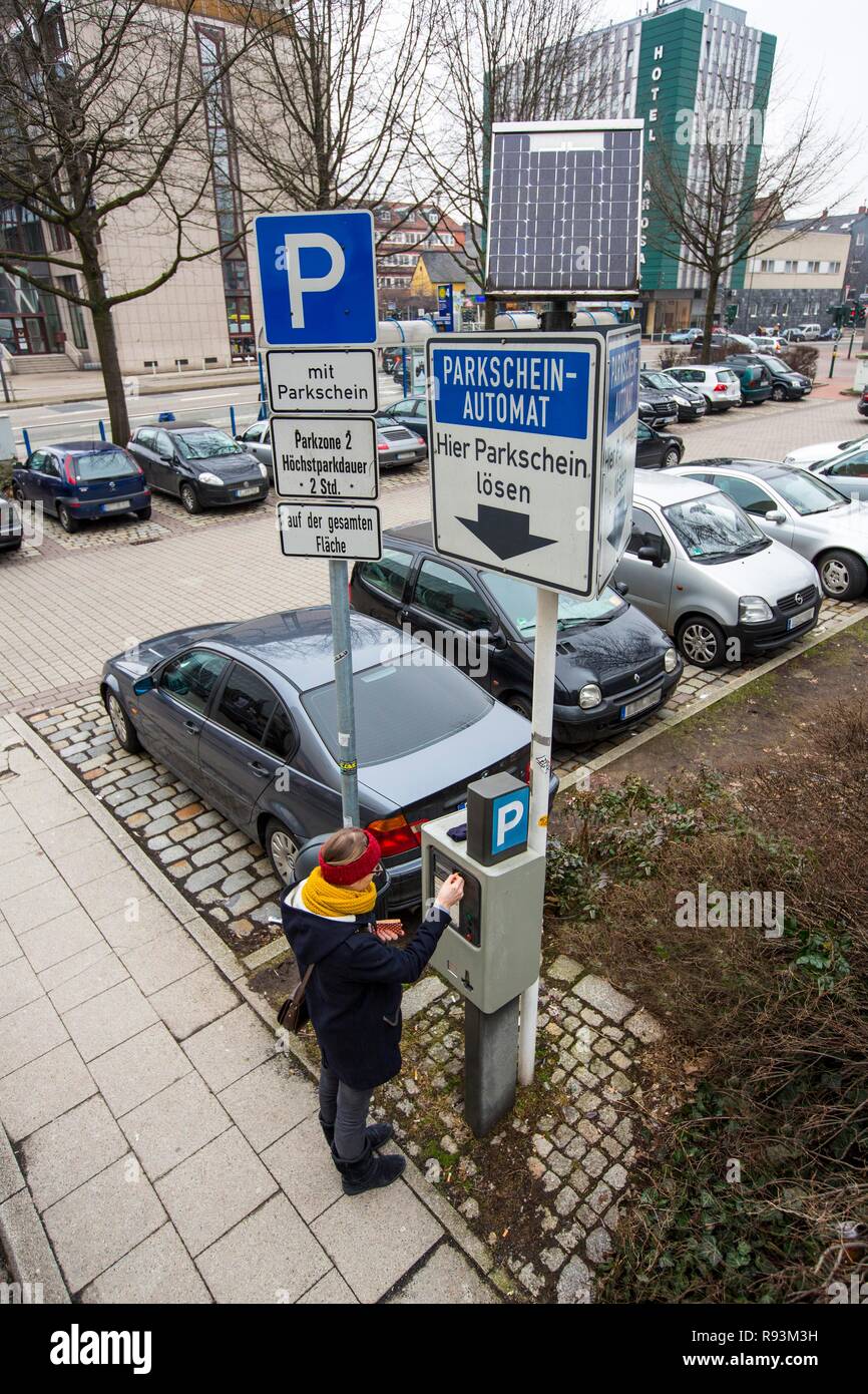 Solar panel parking lot hi-res stock photography and images - Alamy