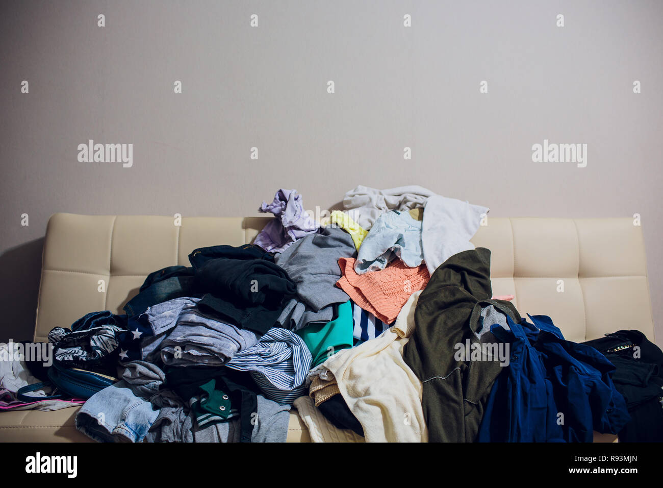 Messy hand bag hi-res stock photography and images - Alamy