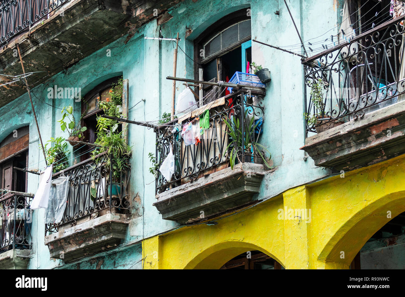 Beautiful buildings in cuba capital hi-res stock photography and images ...