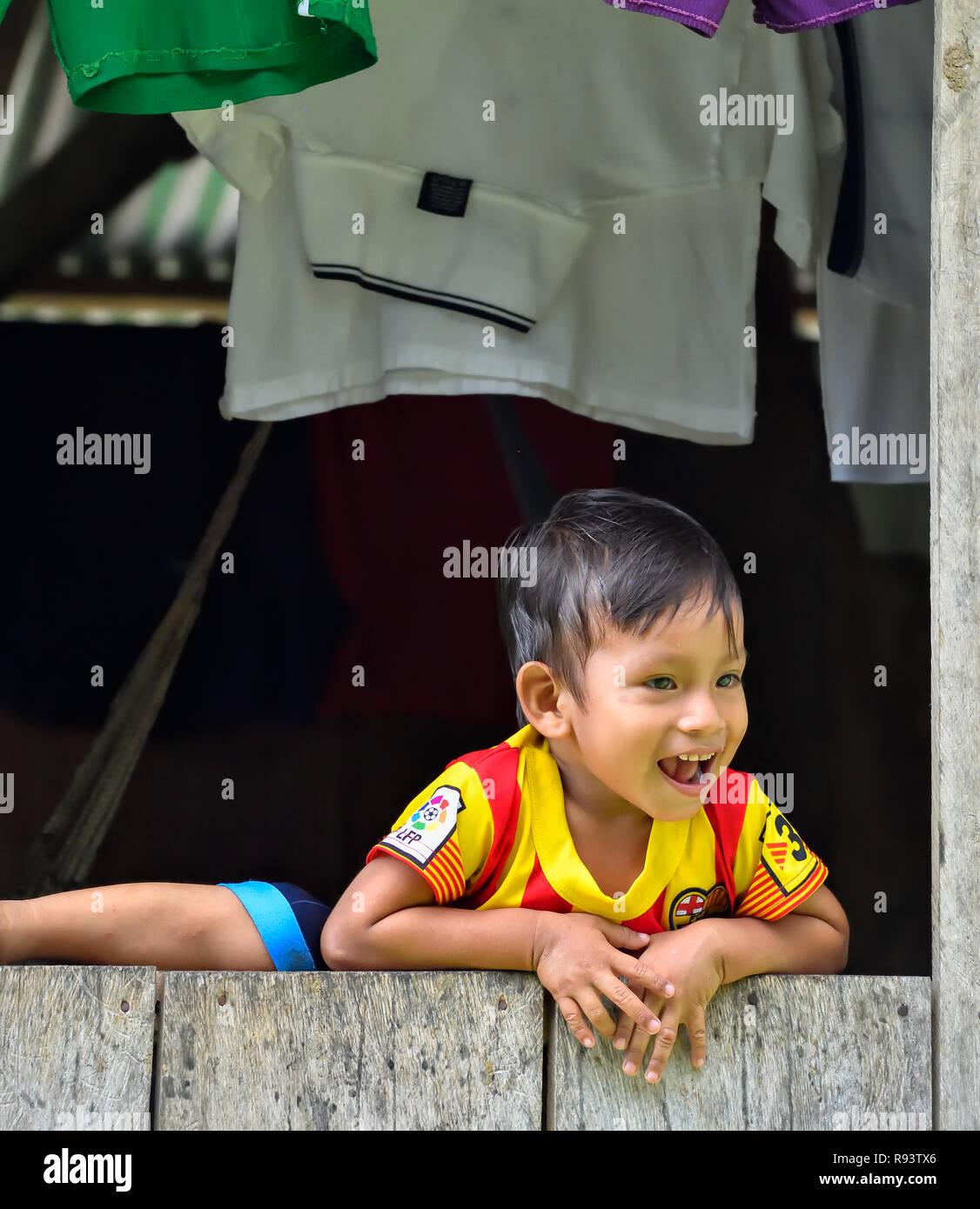 Amazon river village hi-res stock photography and images - Alamy