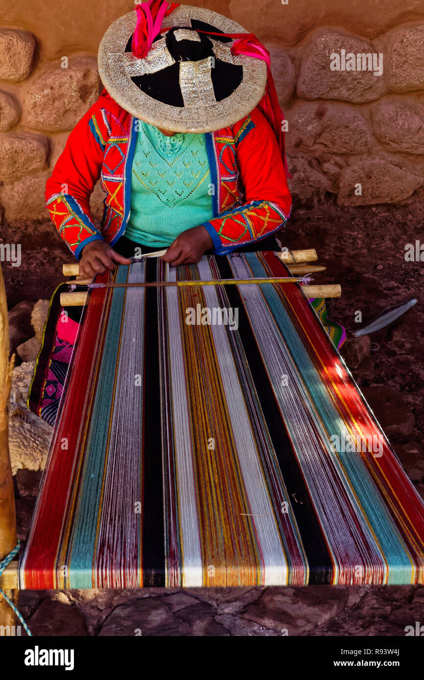 Tapestry weaving hi-res stock photography and images - Alamy