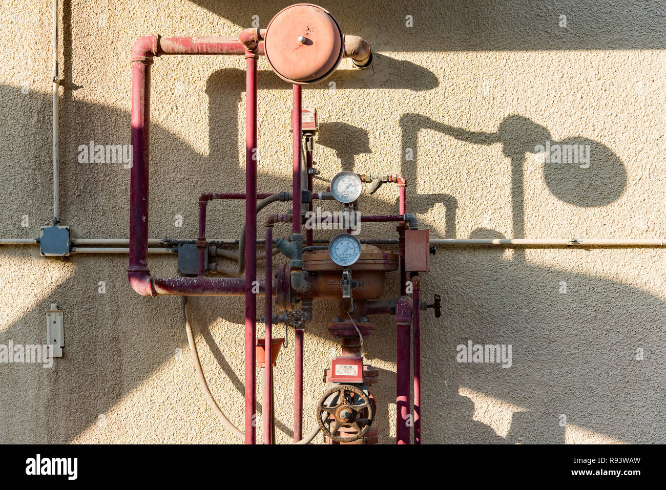 Natural gas pipe and valves hi-res stock photography and images - Alamy
