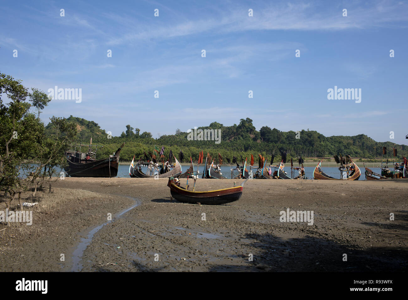 Fishing boat at the Razu Khal, Cox’s Bazar , Bangladesh Stock Photo - Alamy