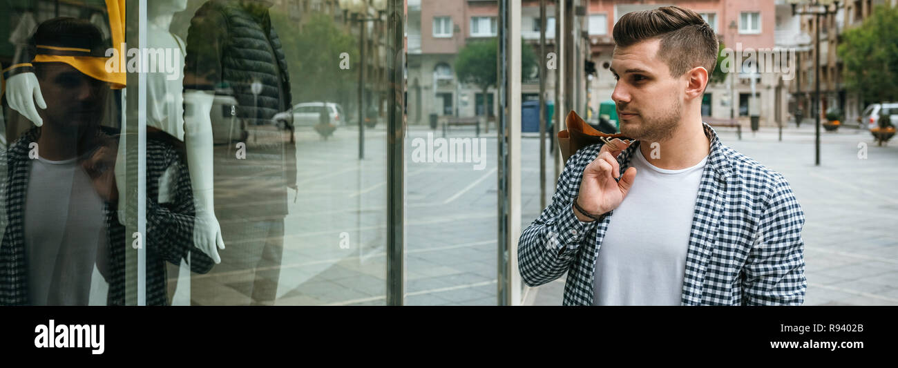 Showcase man hi-res stock photography and images - Alamy