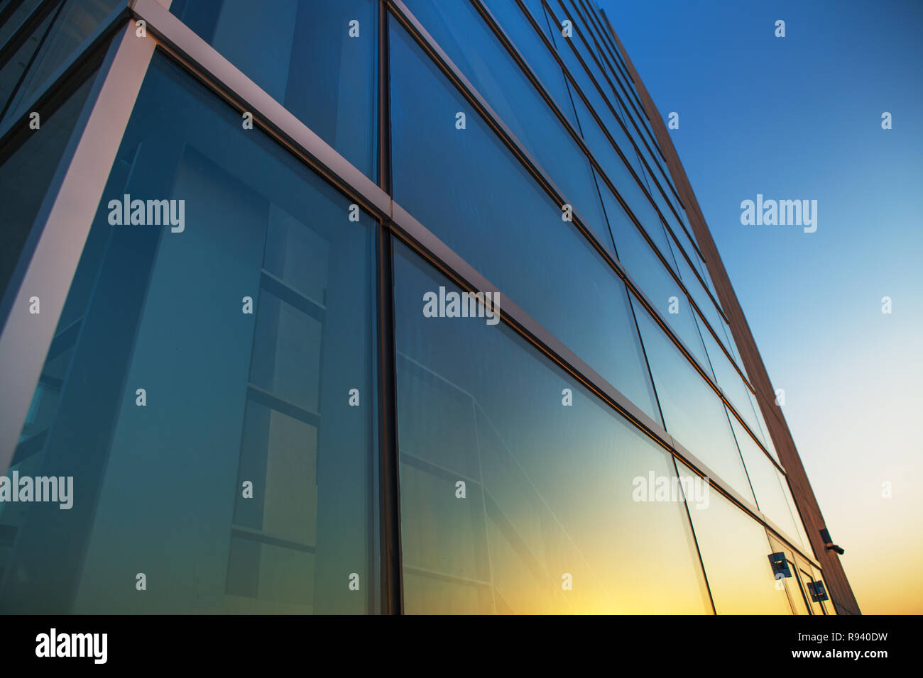 Urban window cloud hi-res stock photography and images - Alamy