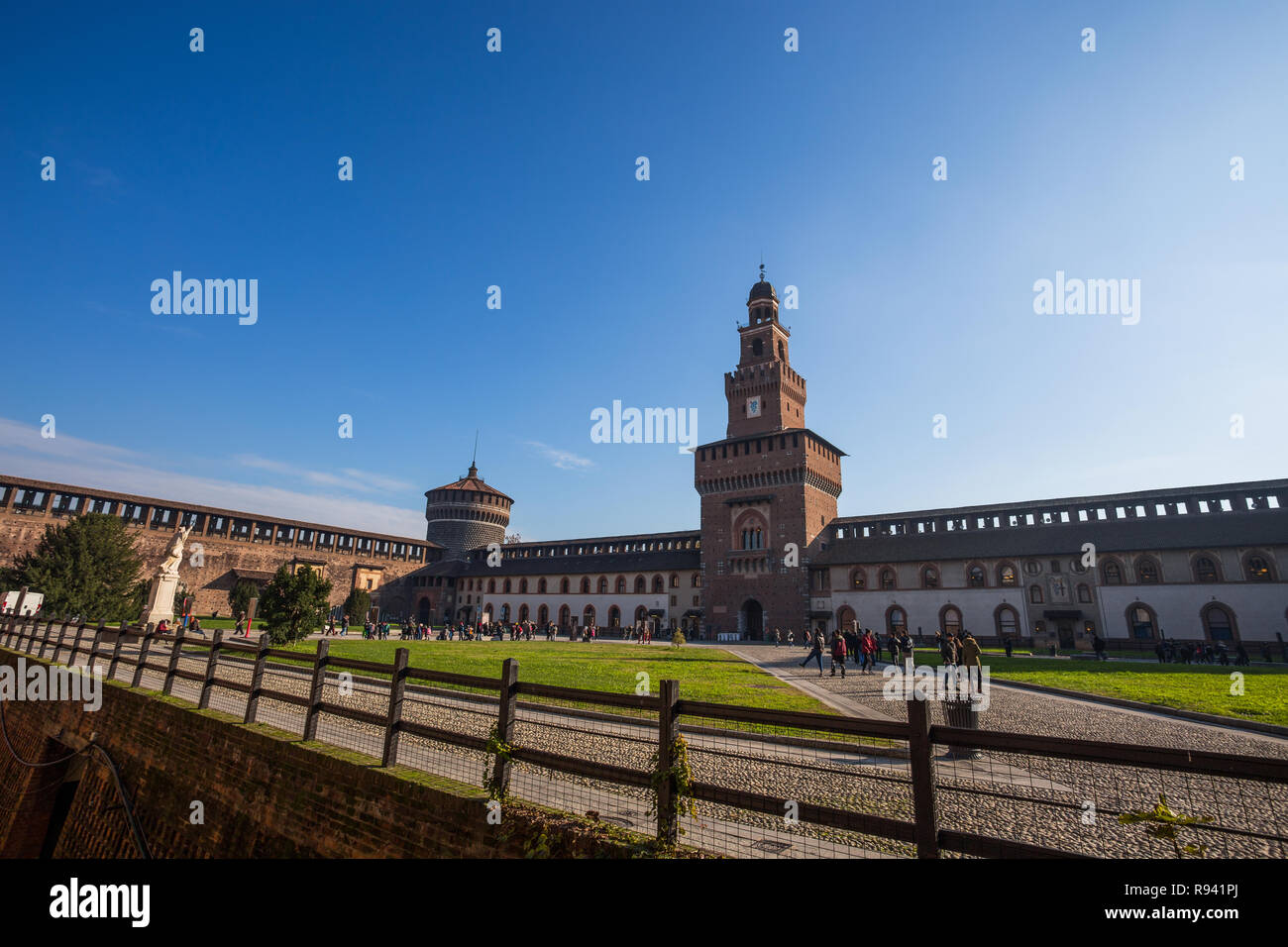 Courtyard and architecture in the milan castle castello hi-res stock ...