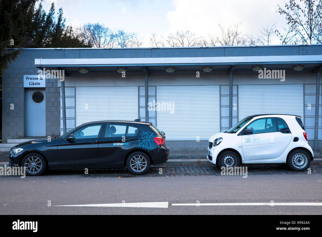 cars of the carsharing companies Drive Now and Car2Go in the district ...