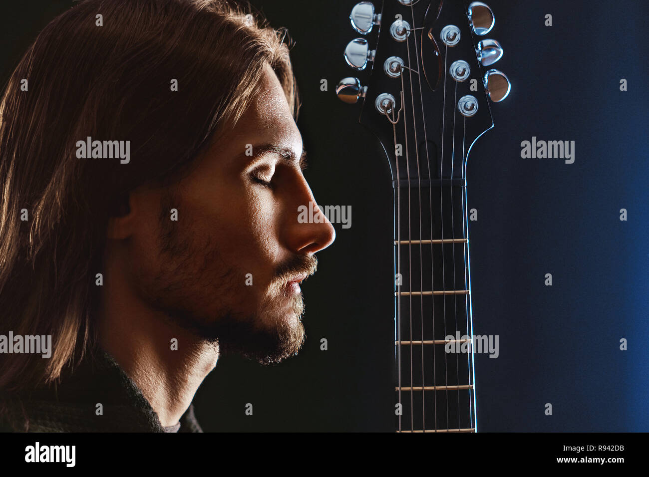 Human face profile in rock hi-res stock photography and images - Alamy